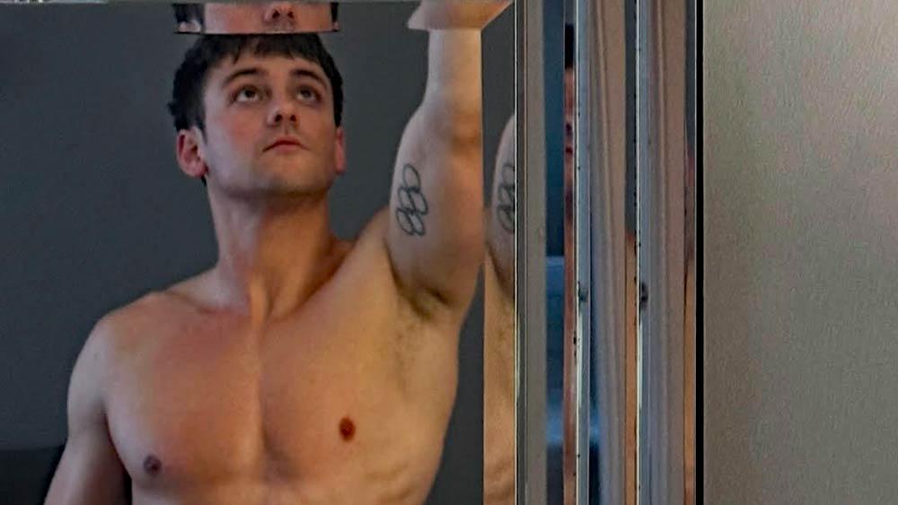 Tom Daley Reveals 'I Hate the Way I Look,' Opens Up about Body Image ...